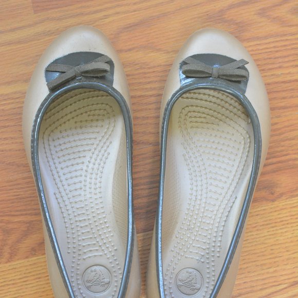 CROCS | Shoes | Crocs Ballet Flats With Bow Crocs Lily Bow Flats Size 7 ...
